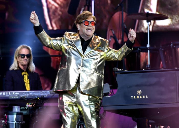 Elton John declara como testigo en el juicio contra Kevin Spacey tras ...