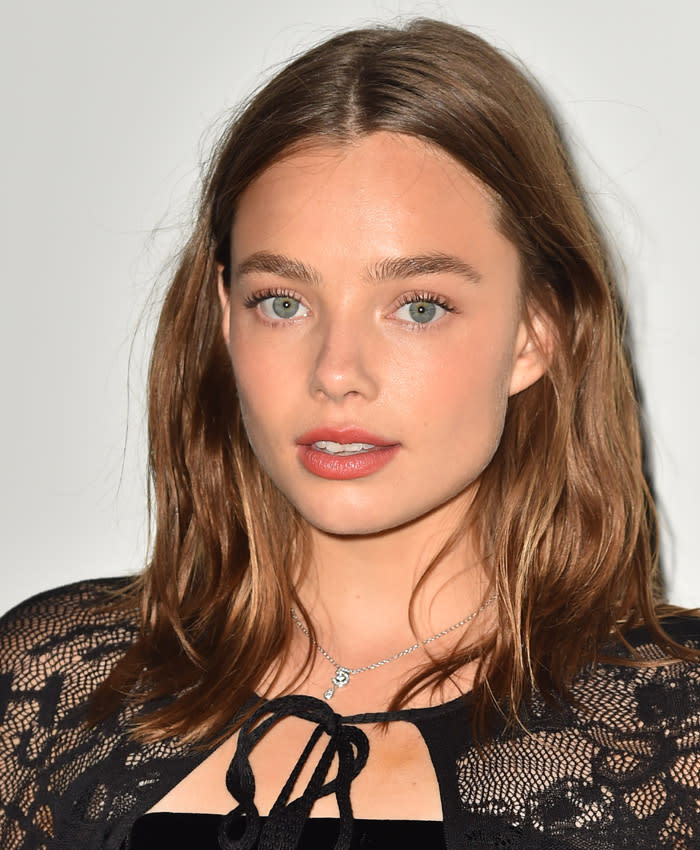 El look de Kristine Froseth, la belleza natural que se codea con ...