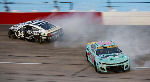 Chase Elliott suffers early exit after Stage 1 crash at Darlington