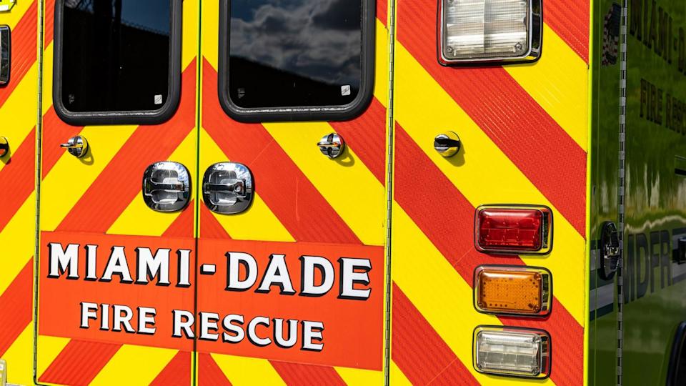 10 hospitalized after propane tank explodes at Florida strip mall