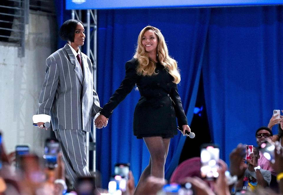 Destiny’s Child Alum Beyoncé And Kelly Rowland Speak Out At Kamala ...