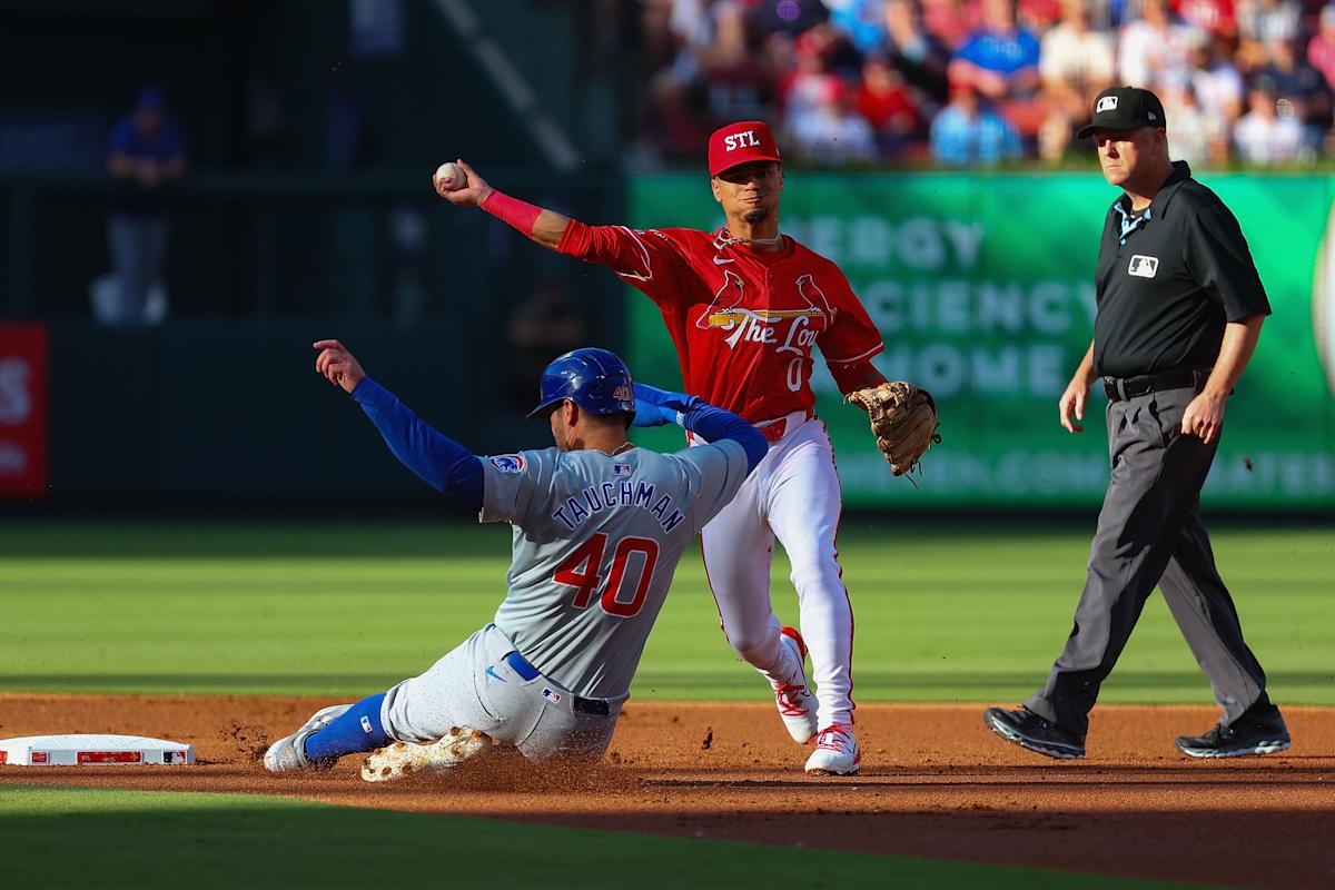 Cubs cough up late lead as Cardinals surge to Saturday win - Yahoo Sports