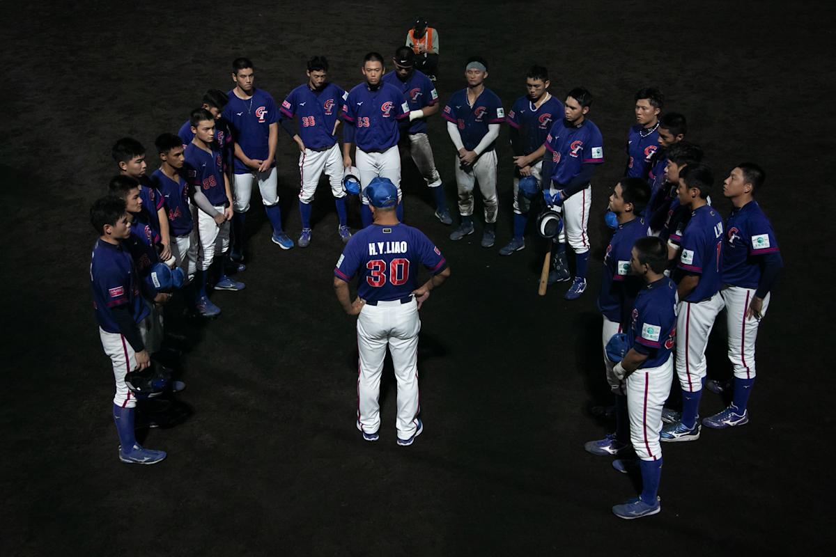 U18世青》換投直接丟球給投手惹議 廖宏淵：國內比賽的習慣會再注意