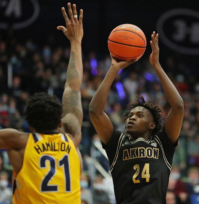 Kent State holds on to defeat rival Akron, sweep season series