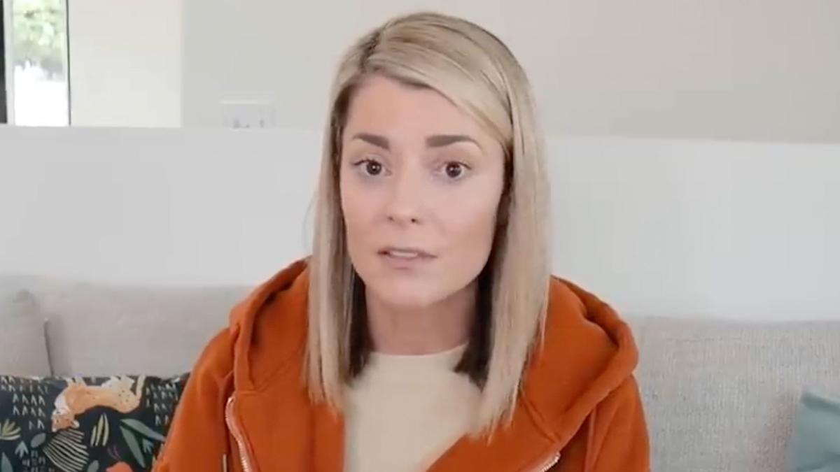 YouTube Star Grace Helbig Shares Breast Cancer Diagnosis: 'It's Very ...