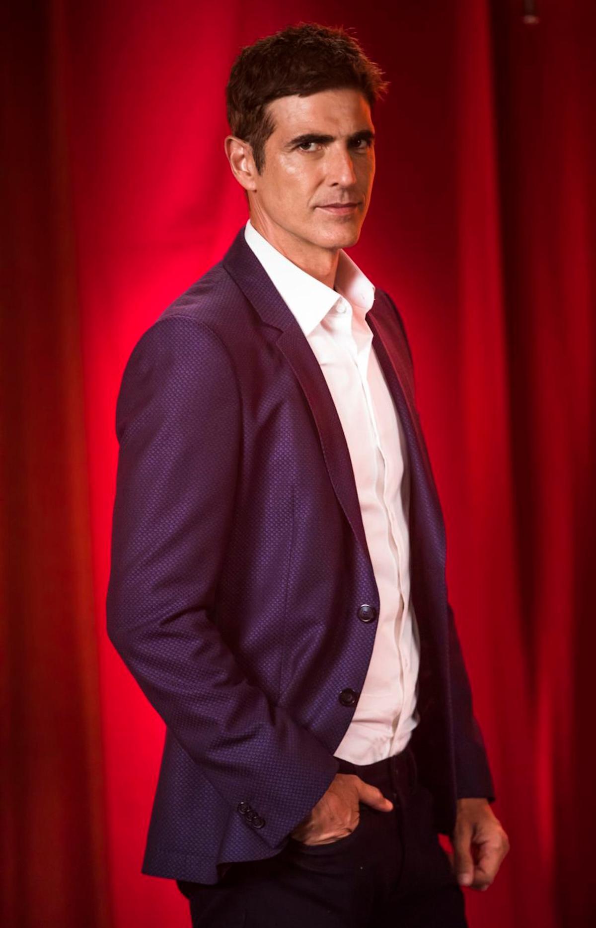 Univision presenta a su primer galán de telenovelas abiertamente pansexual