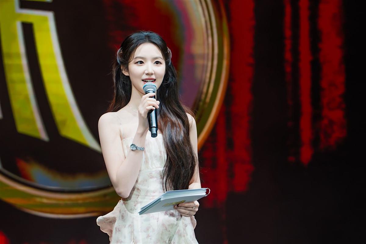 I-DLE舒華見面會驚見天團陣容 與大咖男星對戲秒變「偶像劇現場」