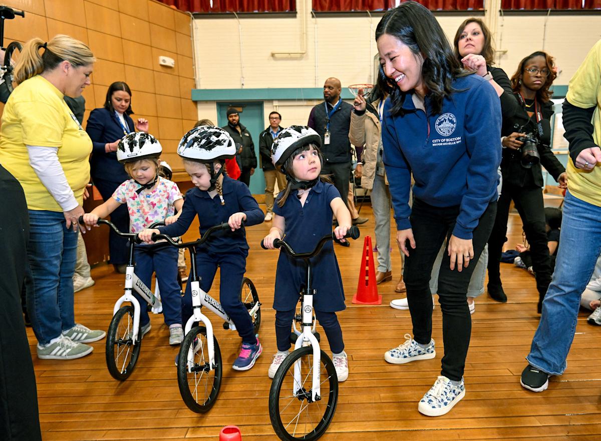 Mayor Michelle Wu & Red Sox Alum Lenny DiNardo Deliver All Kids Bike Program To Boston ...