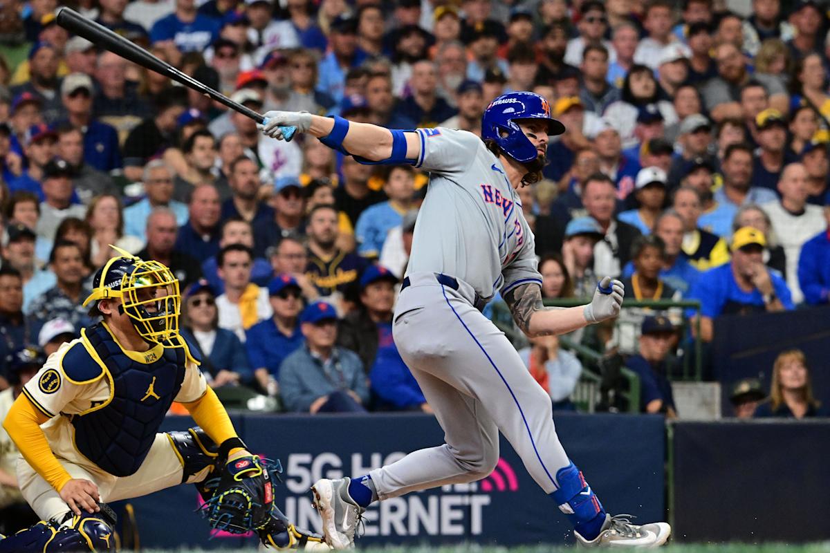 Social media has words about Jesse Winker after he jaws with Brewers ...