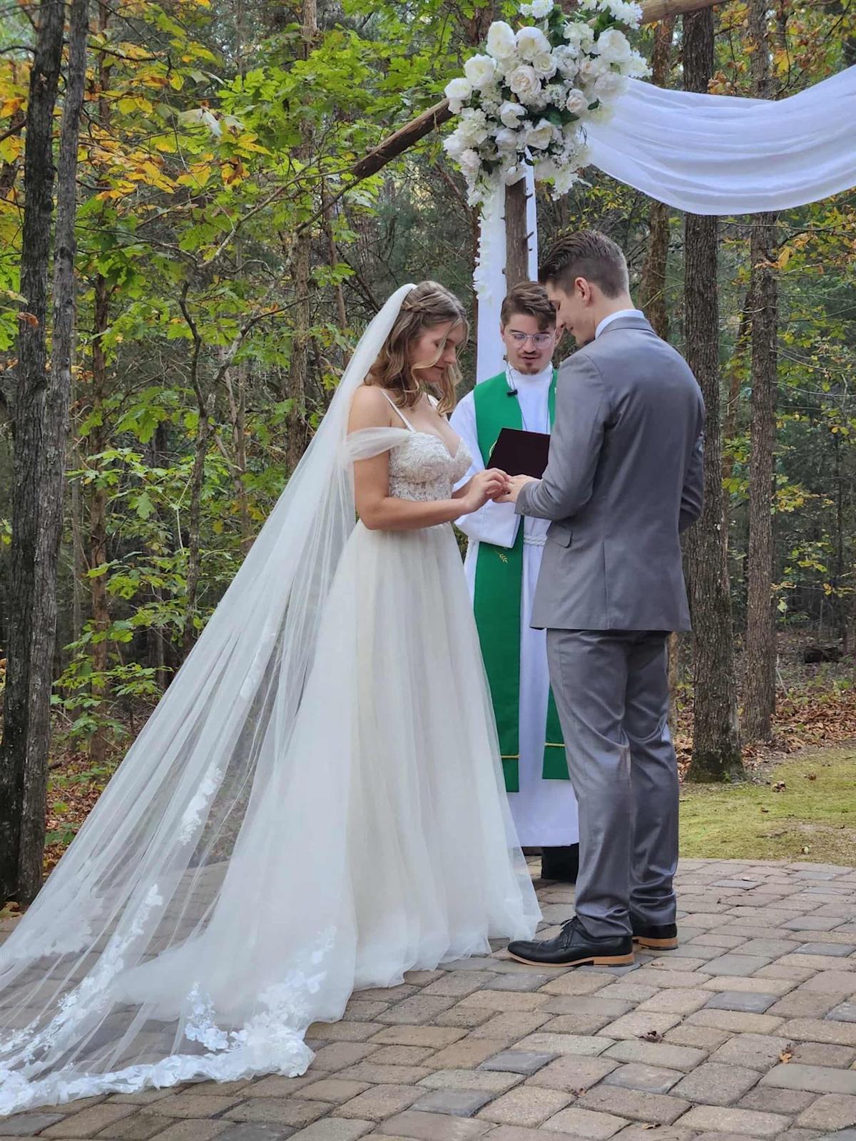 牧師公開喊「我嫁給了弟弟」 4000萬人看傻：你做了什麼？