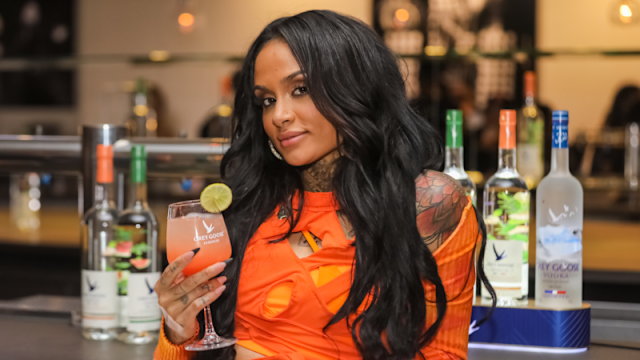 Kehlani Confirms New Relationship, Goes Public With Girlfriend Kiara ...