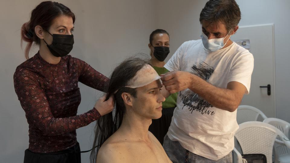 Why ‘Barbarian’ Actor Matthew Patrick Davis Went ‘Ass Out’ to Transform Into Horror Film’s Creature