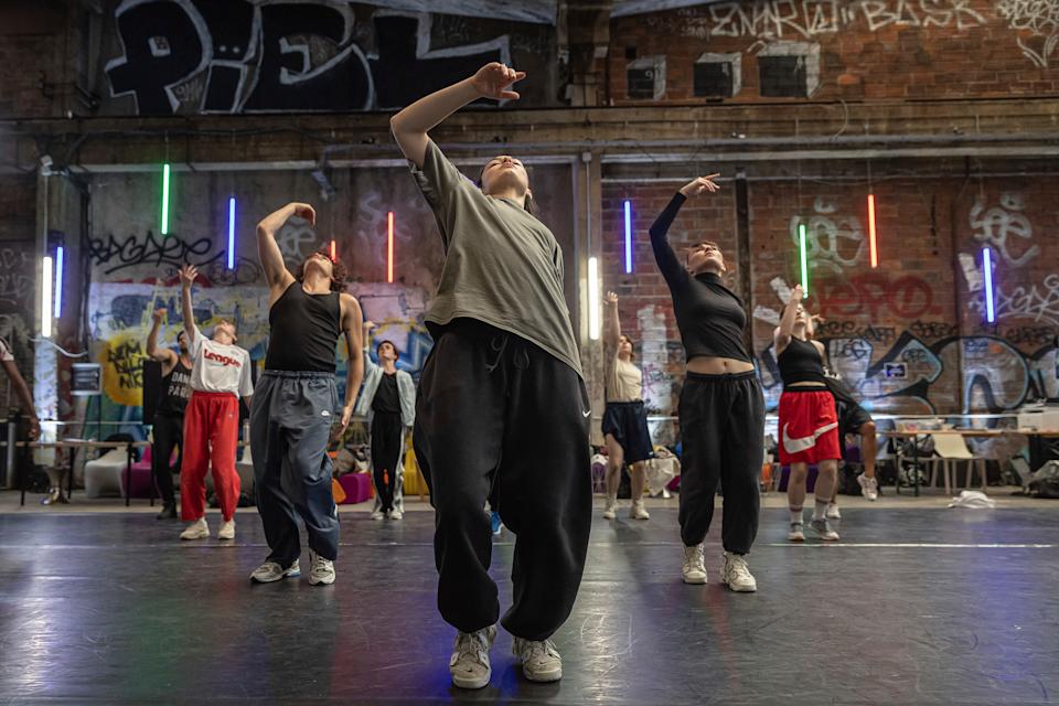 Paris gets into the groove for historic Olympic opening ceremony ...