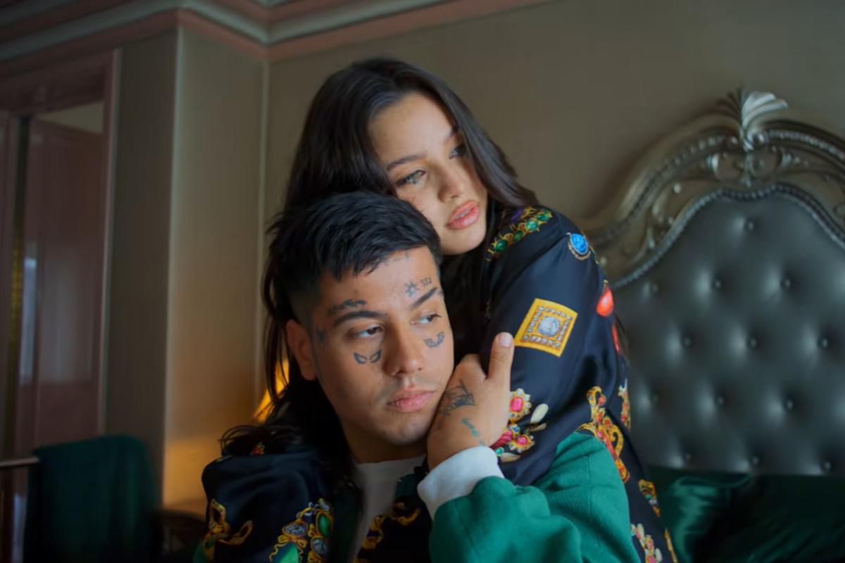 Duki sufrió un accidente en el baño y culpó a su novia Emilia Mernes ...