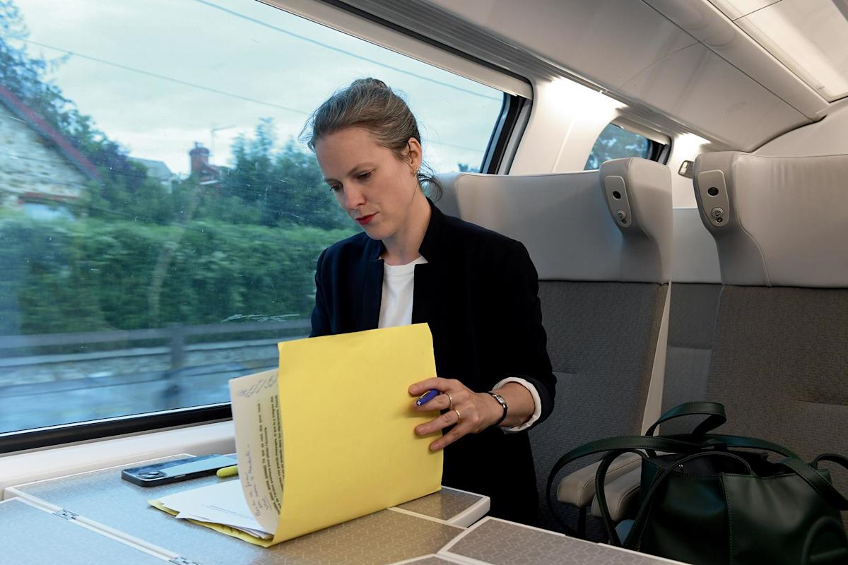 Lucie Castets mariée à une femme: « Je veux dire qui je suis