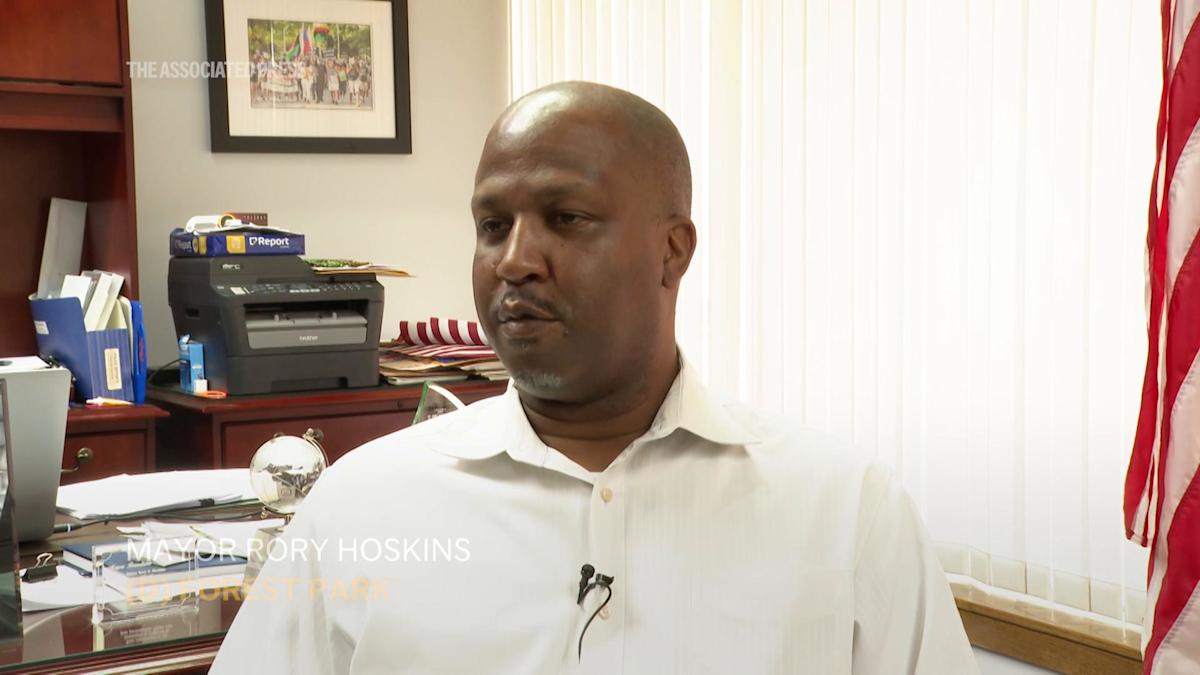 Suburban Chicago mayor says killing of 4 people on train has left ...