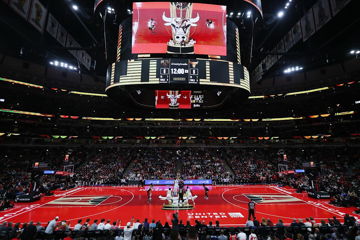 ICYMI: Check out the United Center court floor redesign for the In ...