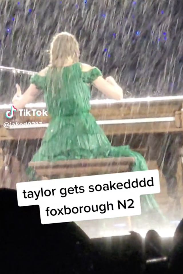 A Clip Of Taylor Swift's Piano Becoming Possessed Has Gone Viral After ...