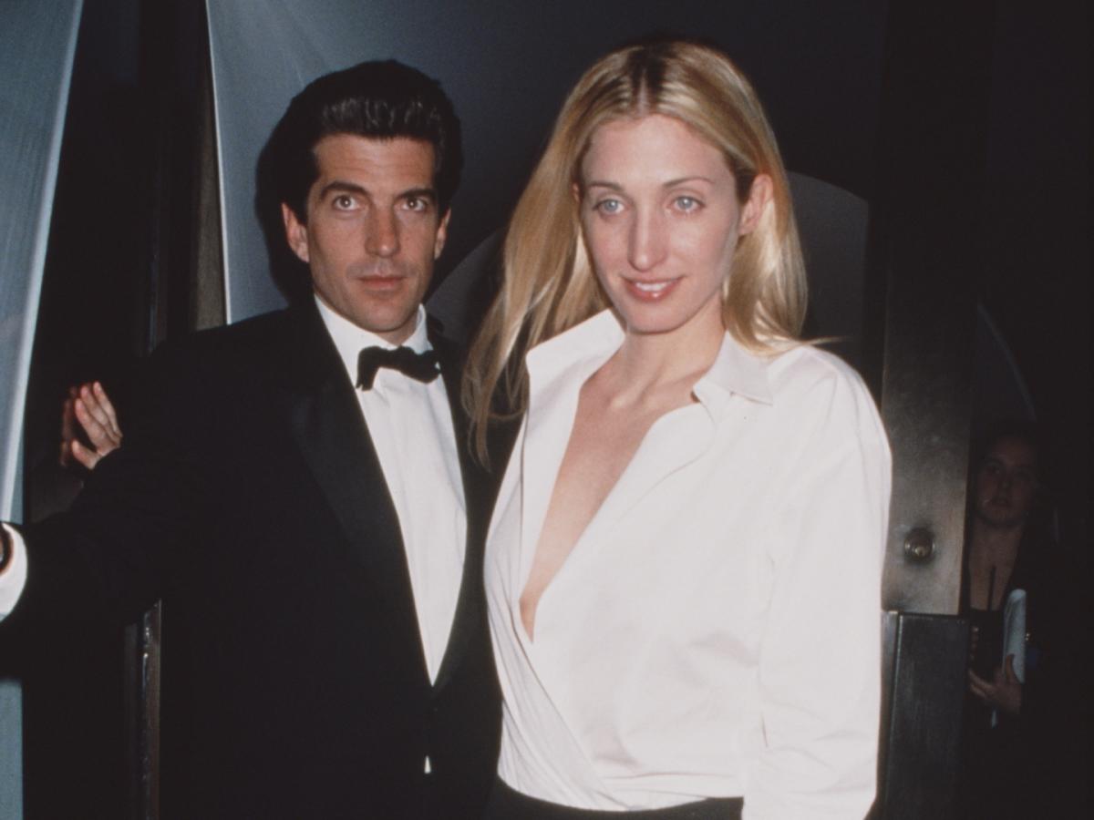 JFK Jr. Broke Up With Carolyn Bessette a Few Weeks Into Their ...
