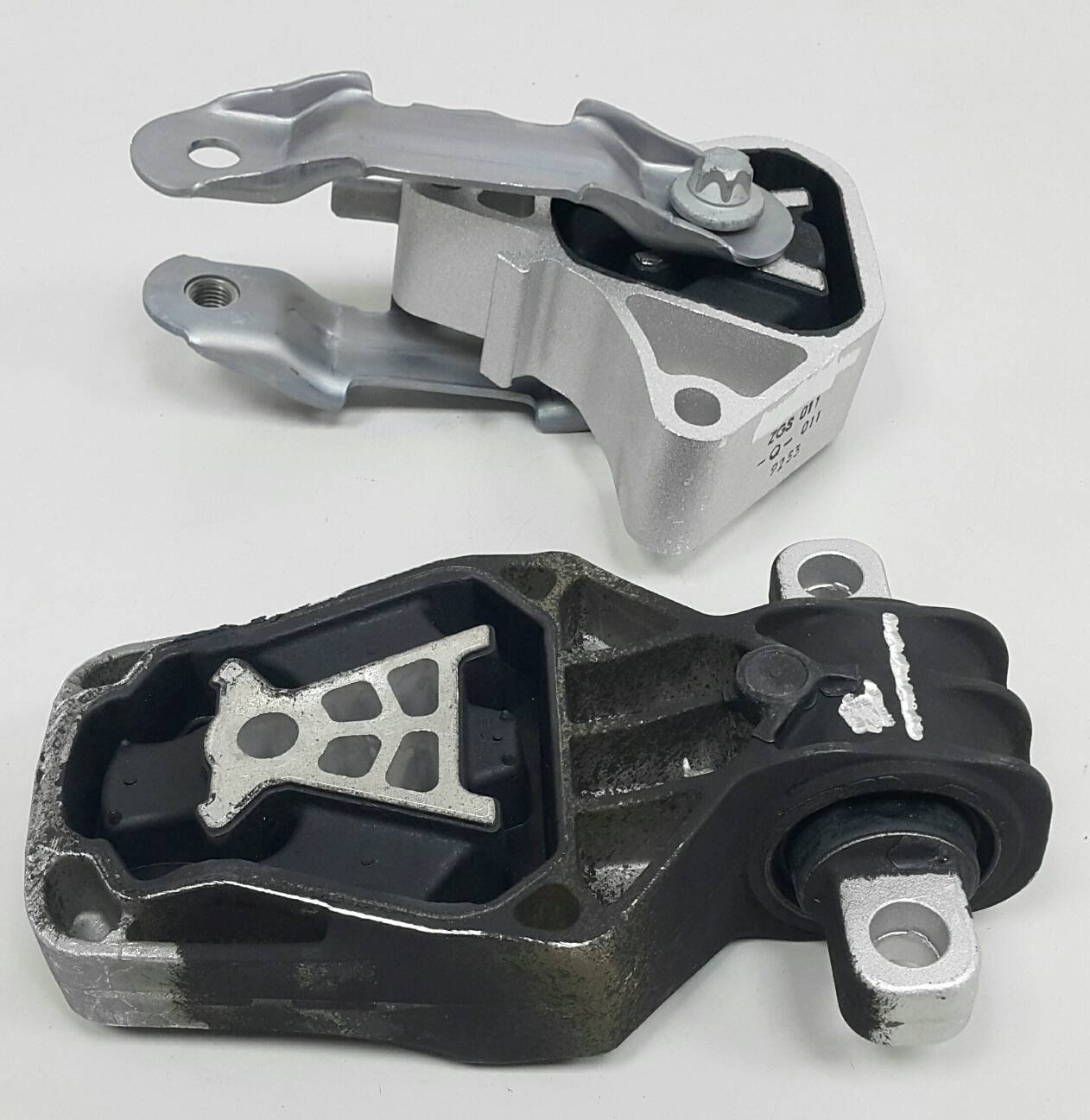 BENZ W246 OM651 2012- 引擎腳 (柴油引擎) (四顆一組套餐) (OEM廠製) 2462402617 | Yahoo奇摩拍賣