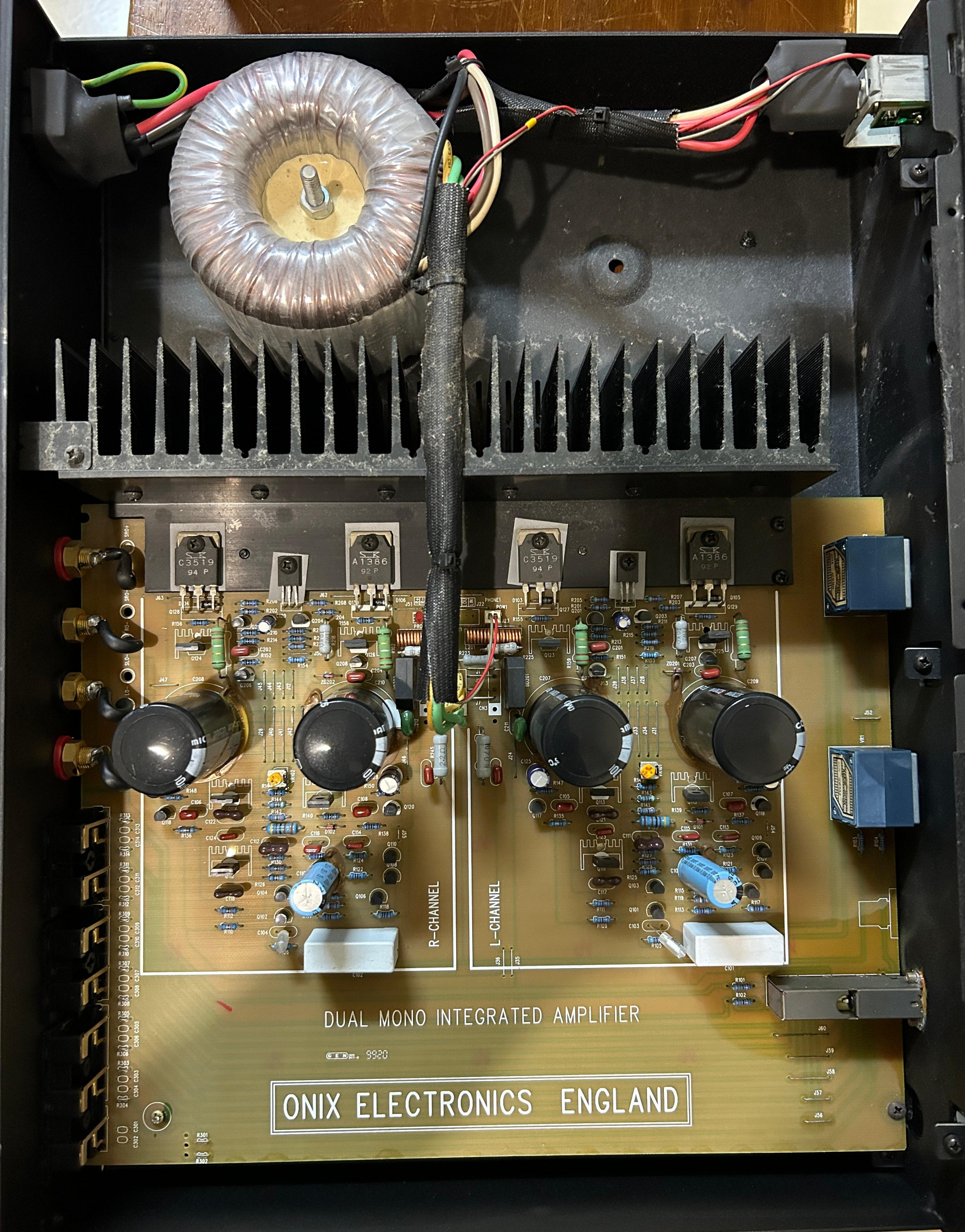 低價出售英國 Onix DUAL MONO INTEGRATED AMPLIFIER OA-80 綜合擴大機 | Yahoo奇摩拍賣