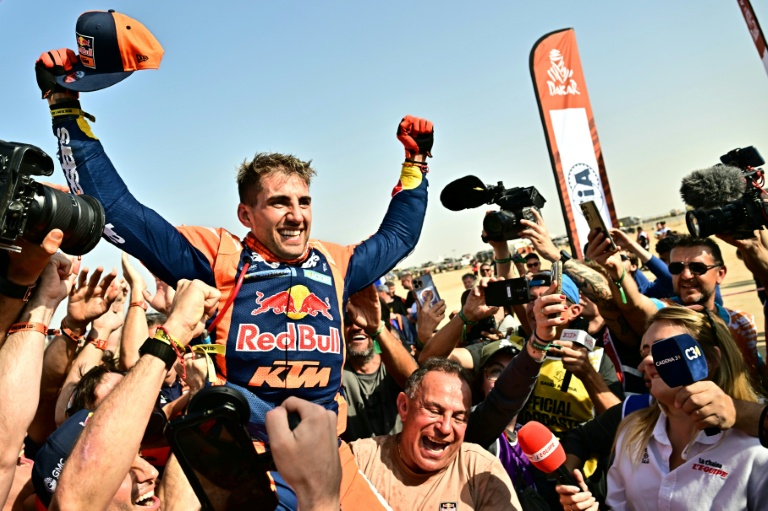 Luciano Benavides wins Dakar bike title by two seconds - Yahoo Sports