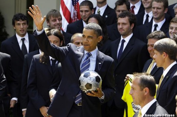 Obama fights to win soccer games in Pennsylvania - Yahoo Sports