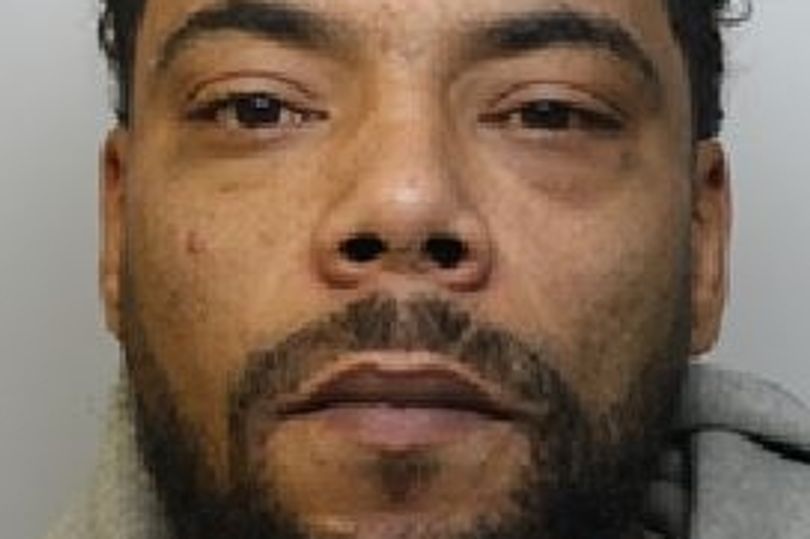 Drug dealer kept zombie-style machete next to his bed - Yahoo News UK