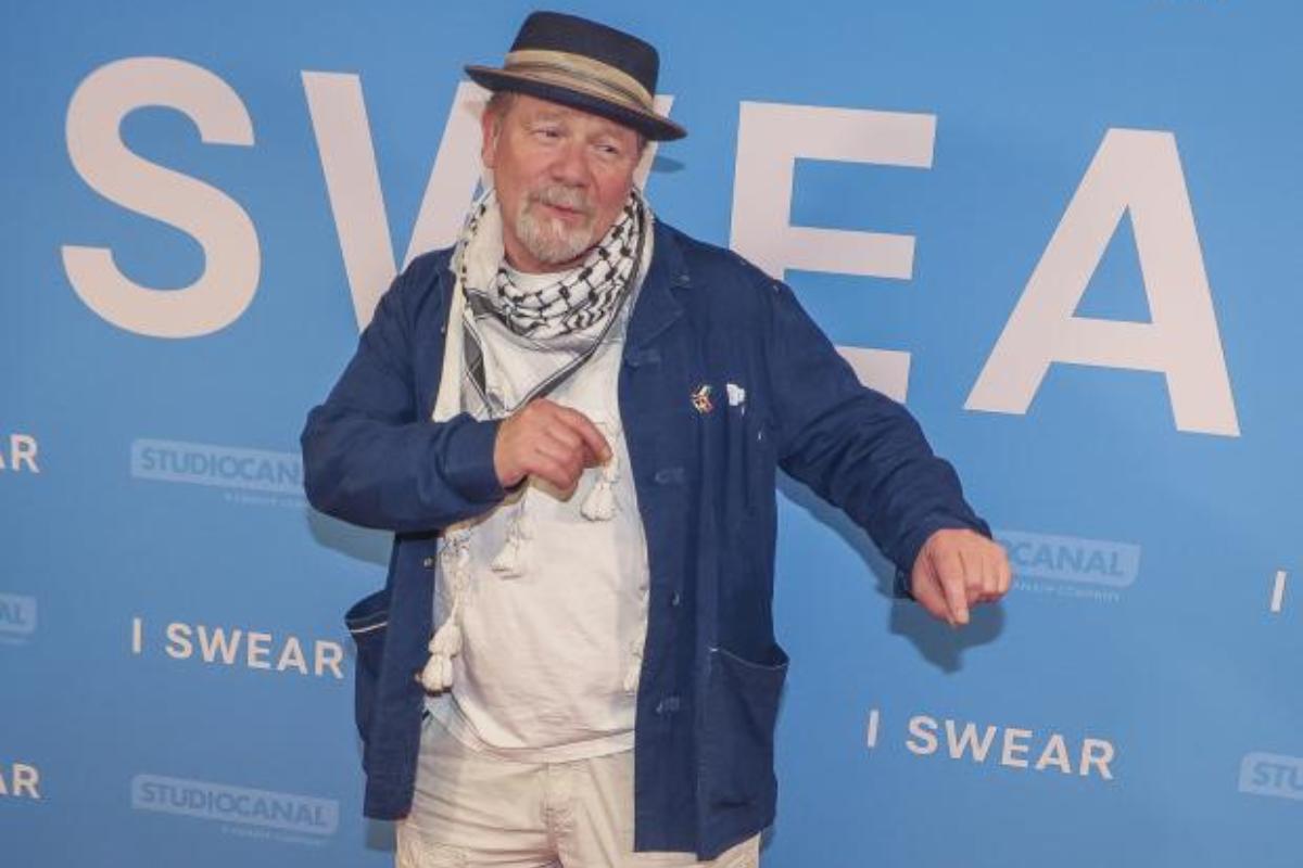 Trainspotting's Peter Mullan attacked as he tried to stop thug from ...