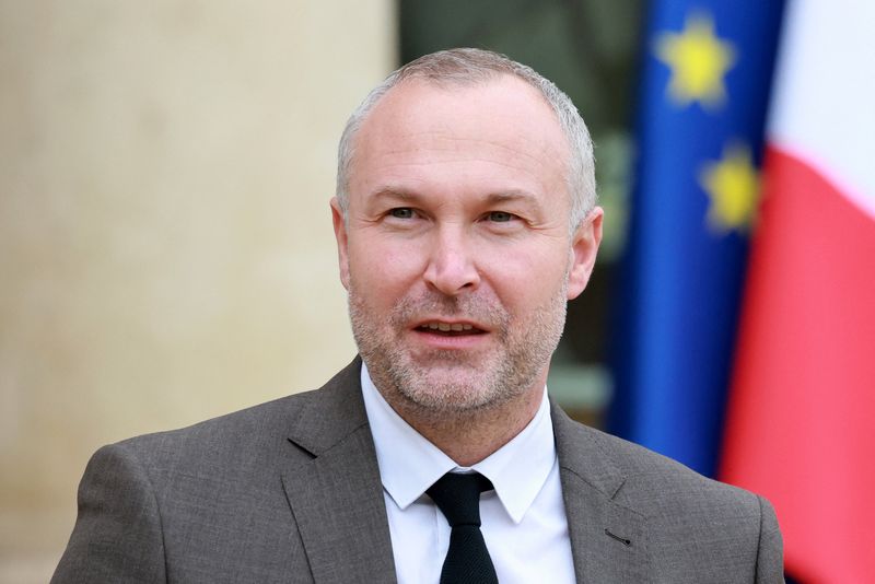 France's government looking at forcing though budget after talks stall