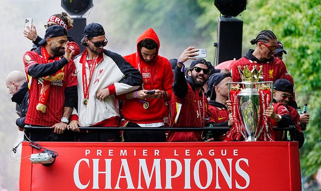 Watch: Liverpool celebrate Premier League title with procession - Yahoo ...