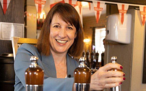 Pubs face ‘last straw’ as Reeves plots £400m tax raid on drinkers