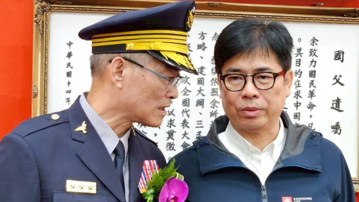 高雄卸新任警政主管交接 陳其邁盼新警長趙瑞華「跨越炎田障礙」
