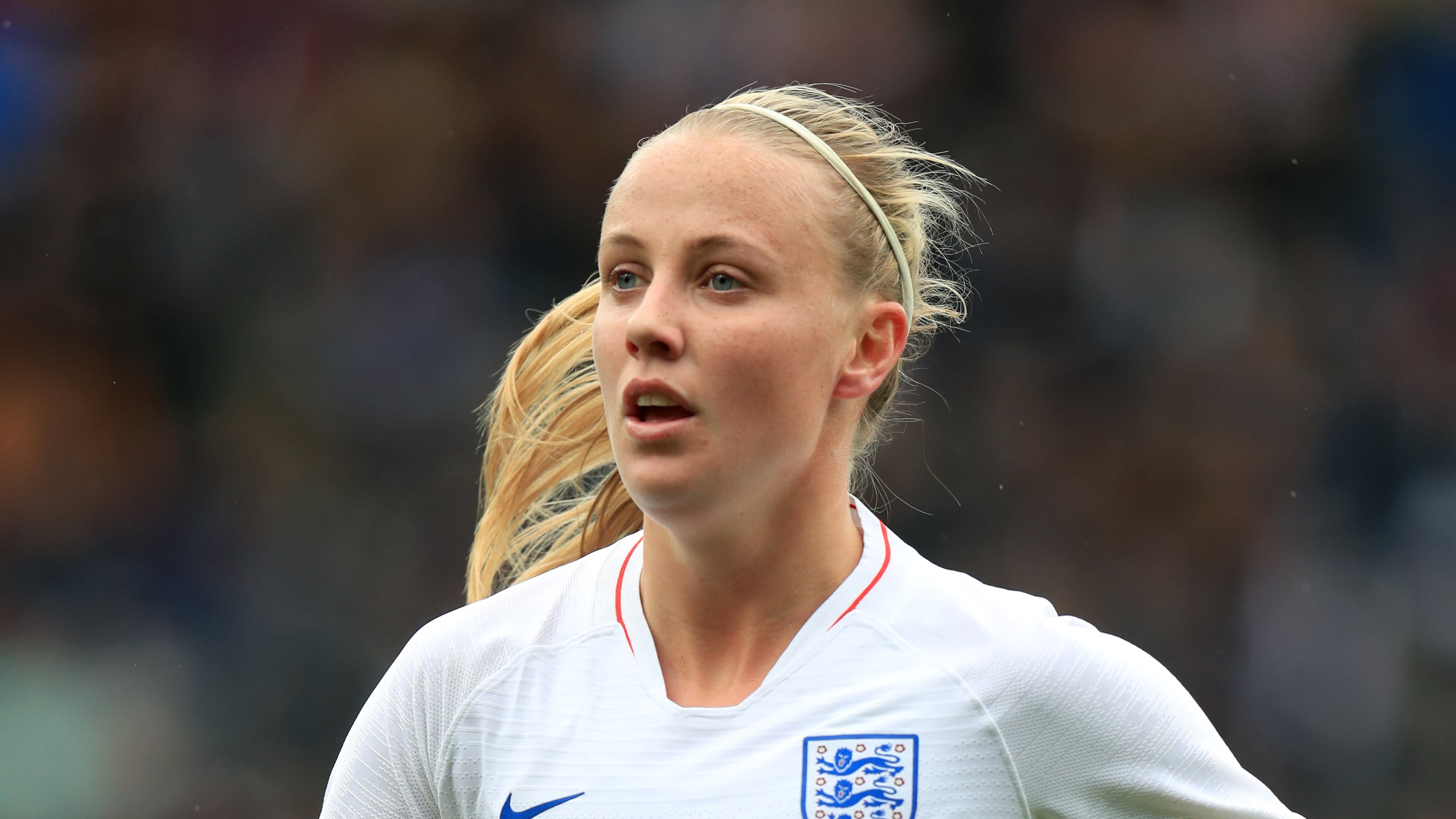 Watch Beth Mead accidentally recreate her England screamer for Arsenal