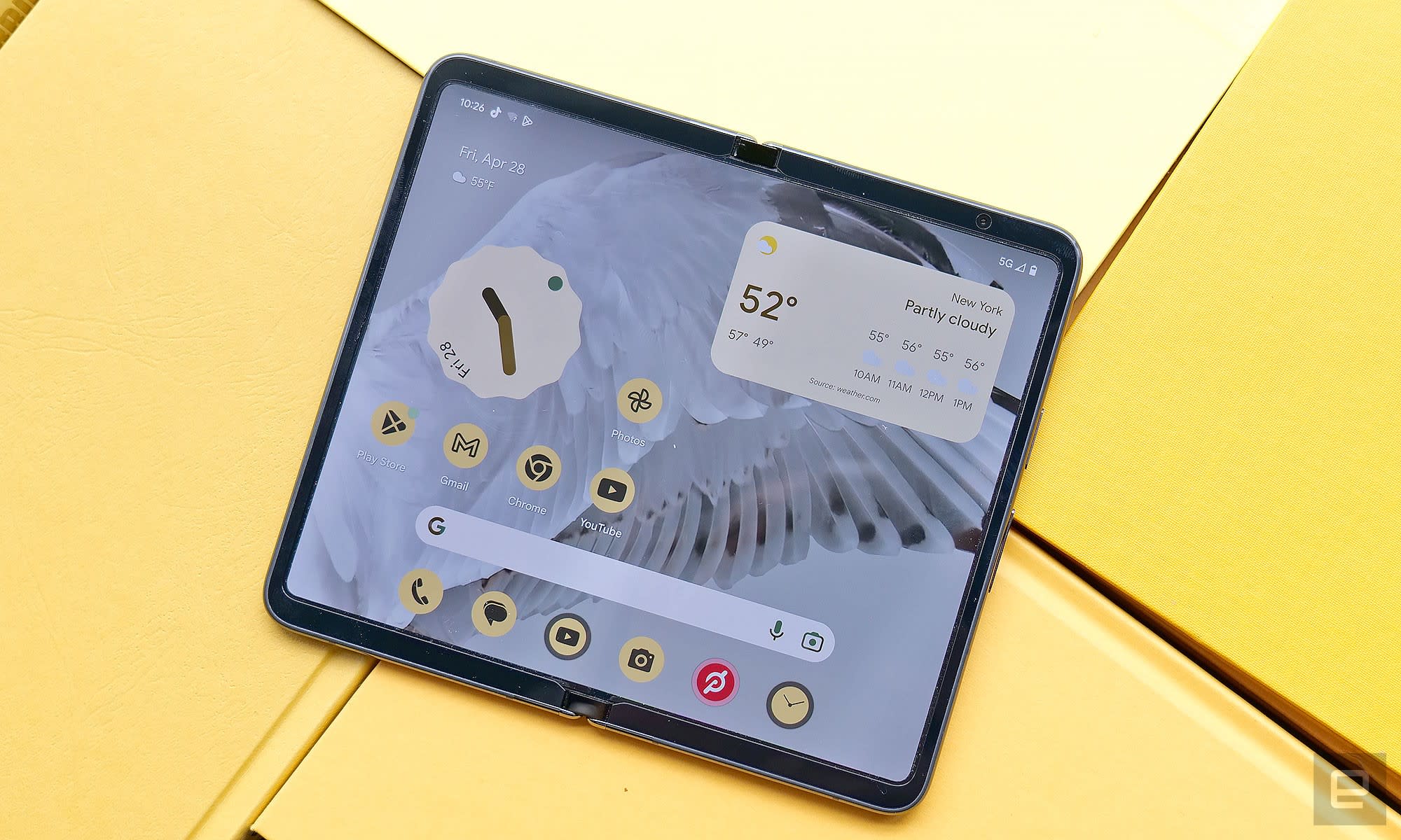 Pixel Fold 主站動手玩：Google 首款折機借鏡了 Samsung 和 Oppo？ - Yahoo奇摩汽車機車
