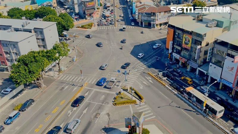 台中魔王級路口！8個月開出近5000張罰單…違規最大宗竟是「機車」 - Yahoo奇摩汽車機車