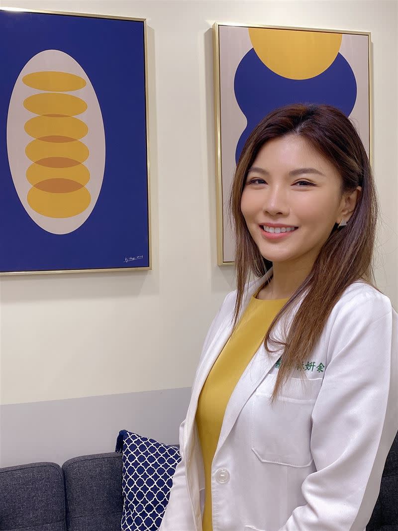 針灸流血痛爆…病患遭怒吼「閉嘴」！美女中醫師被控施暴回應了 - Yahoo汽車機車