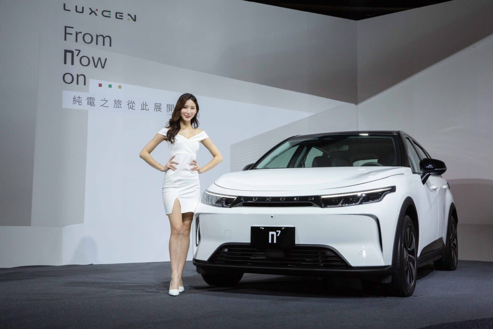 預購價 99.9 萬起 LUXGEN n⁷ 純電 SUV 正式開放接單 首台國產電動車 官方宣稱續航505公里 零百加速7秒內 - Yahoo汽車機車