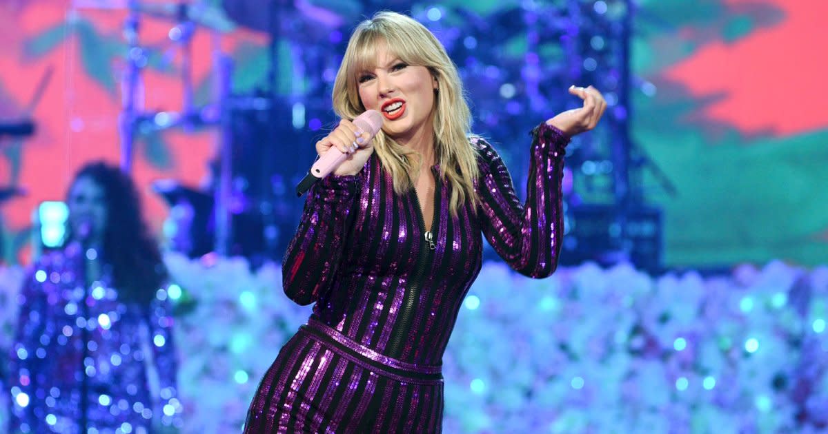 Taylor Swift Performs 'False God' Off Her Lover Album for the First ...