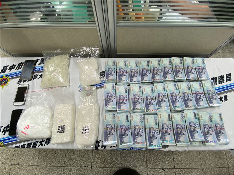 毒品包印QR Code標榜「優良品質」 2毒販躲清水休息站交易被逮 - Yahoo奇摩汽車機車