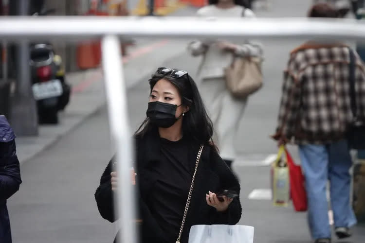 變種病毒「XBB.1.5」來勢洶洶 胸腔醫警告：中過Omicron可重複感染 - Yahoo汽車機車