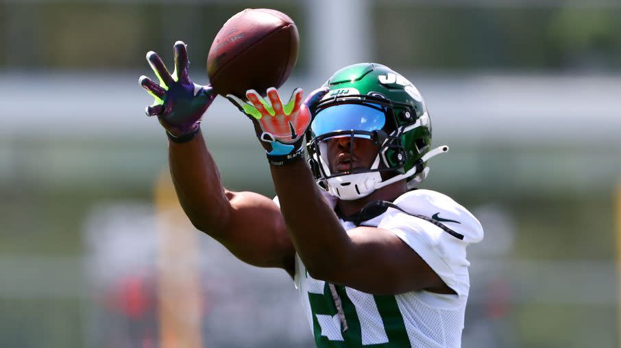 Breece Hall is expected to sign with Jets Tuesday