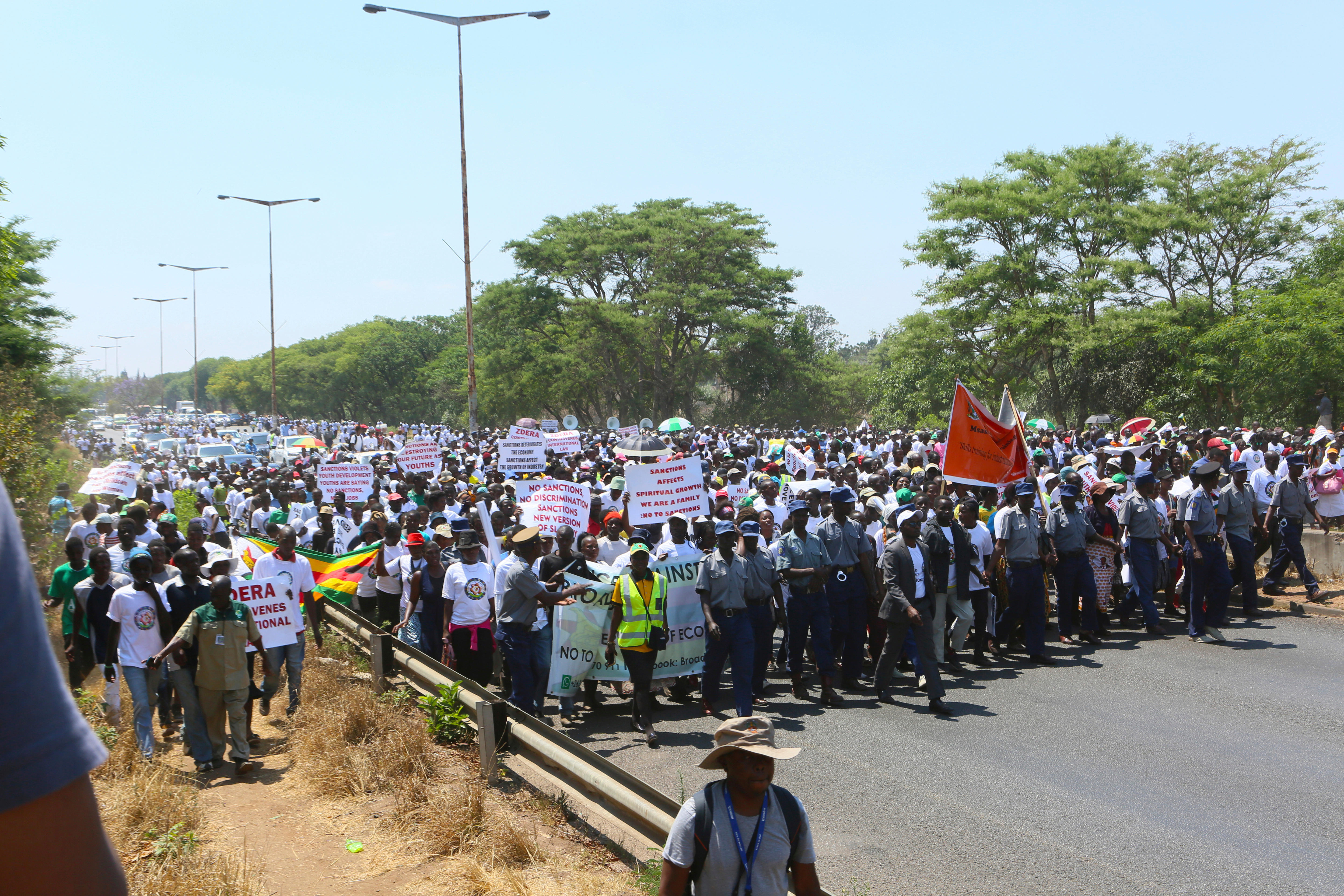 Hundreds rally during Zimbabwe's new anti-sanctions holiday