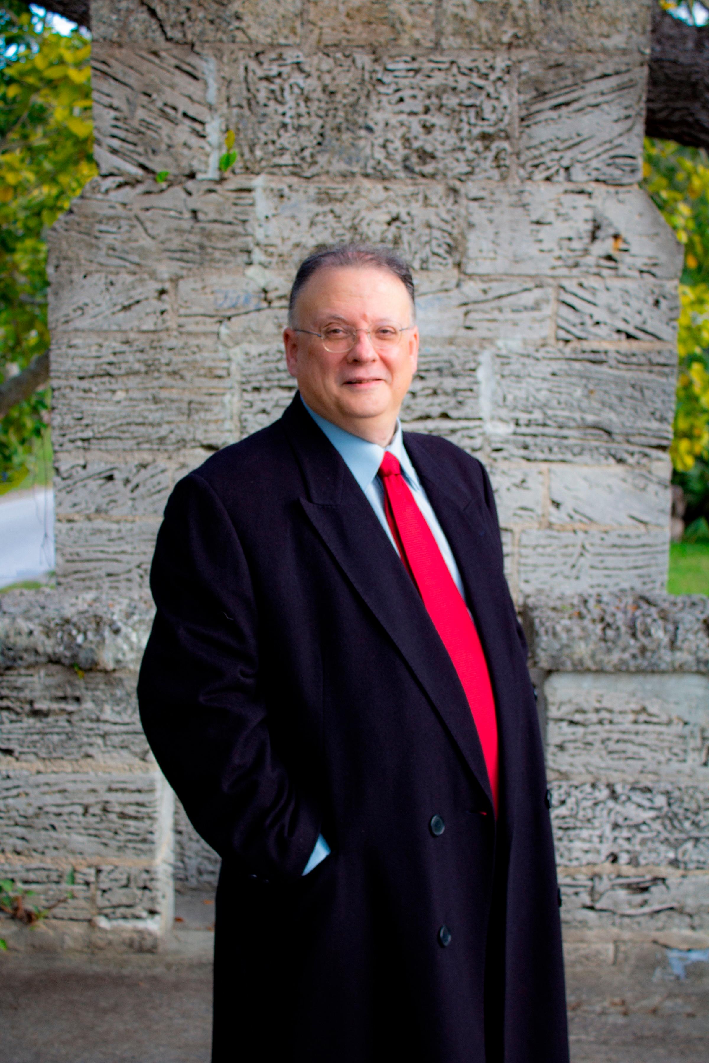 "Un mundo que cambia": Cesár Vidal alerta sobre el futuro de la democracia