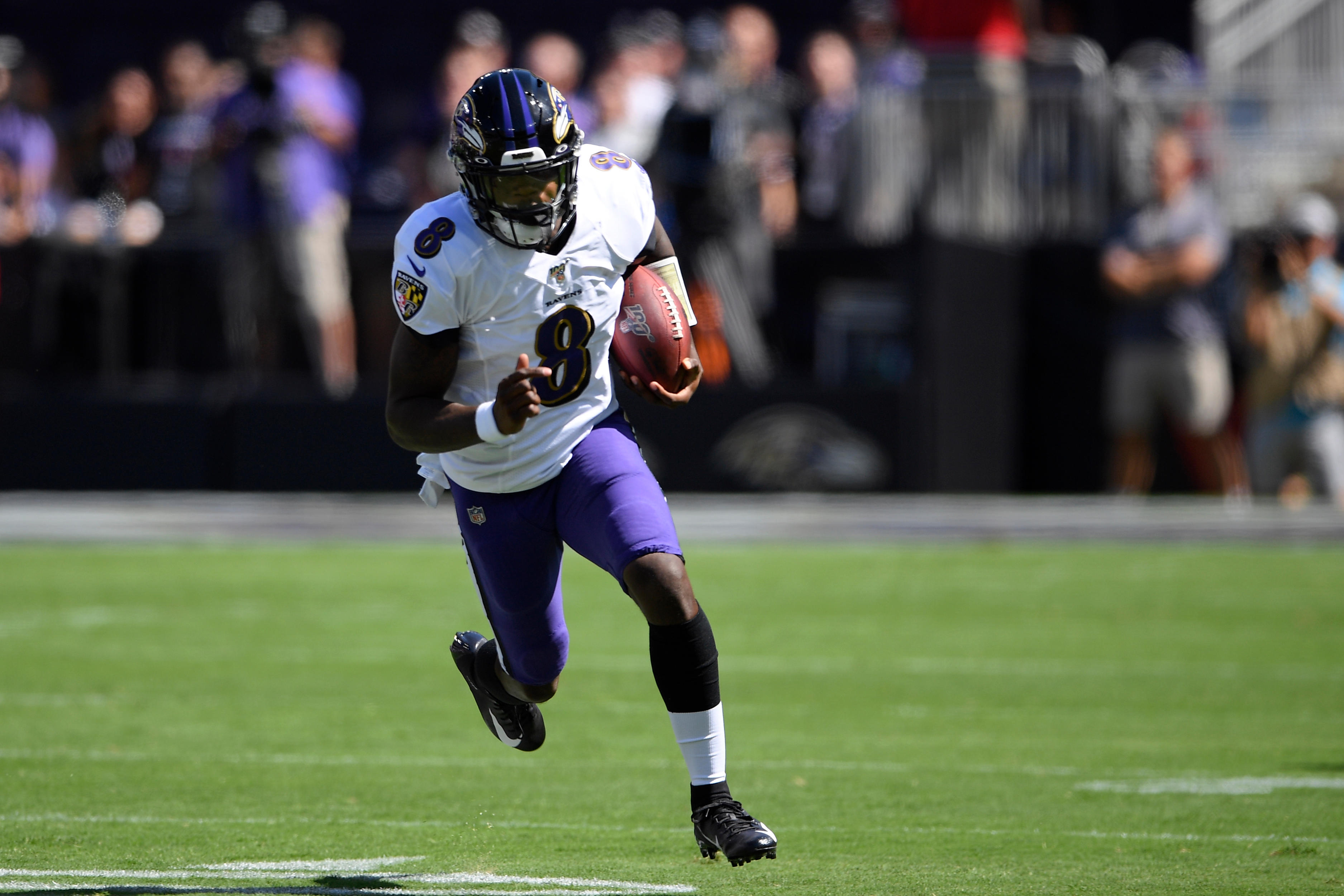 Lamar Jackson helps Ravens run past Cardinals 23-17