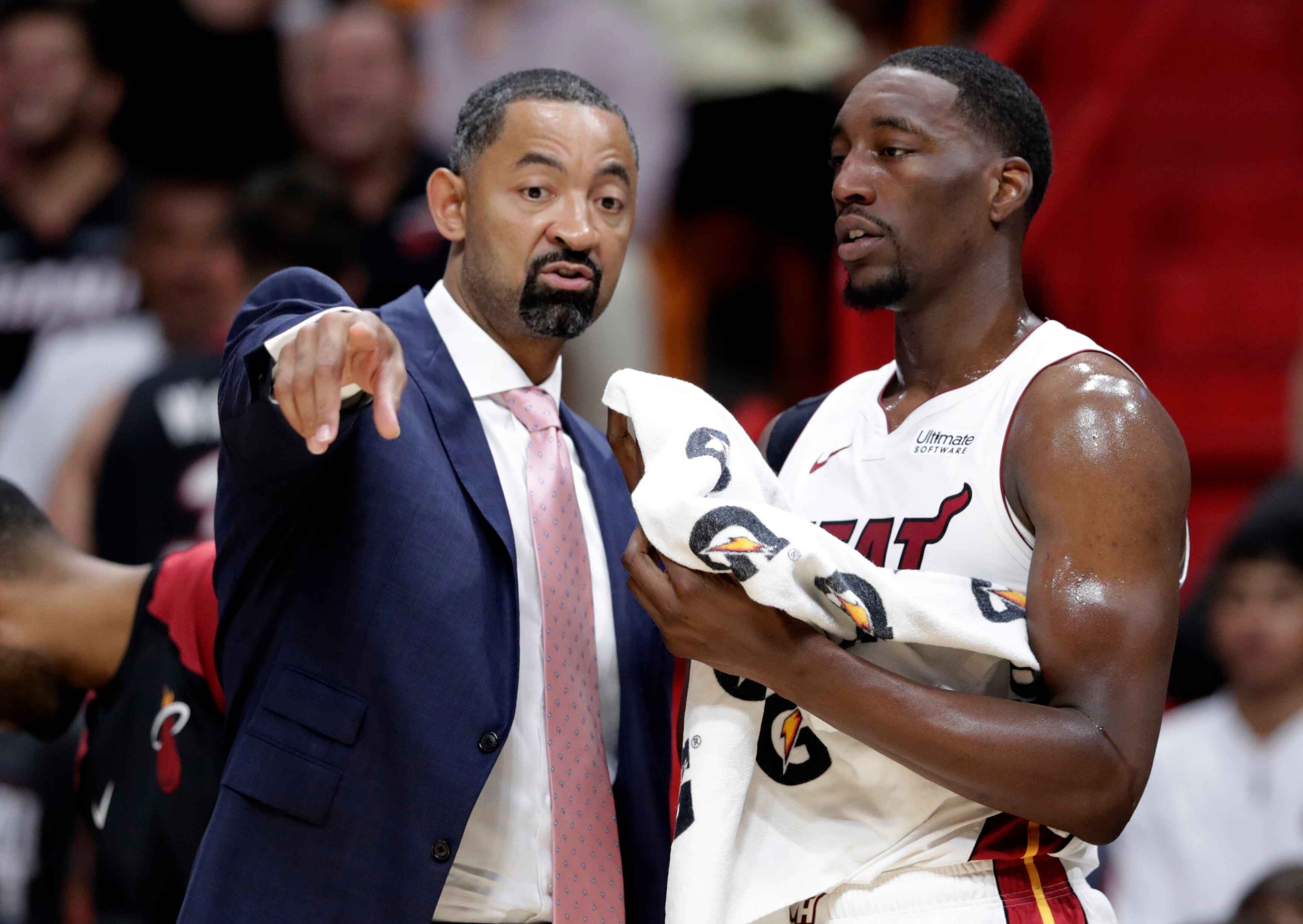 Juwan Howard, member of 'Fab Five' hired as Michigan head coach