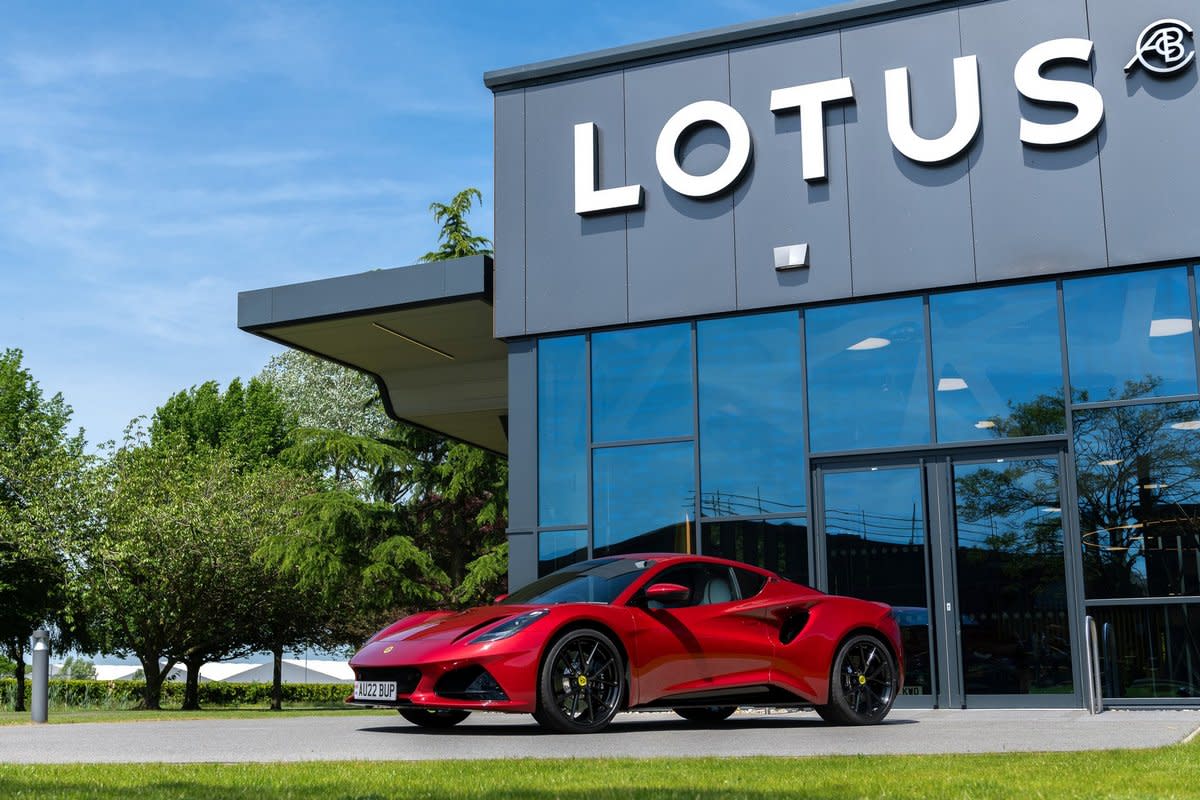Lotus第二款超級混合動力PHEV車型，Emira預計2027年亮相 - Yahoo奇摩汽車機車